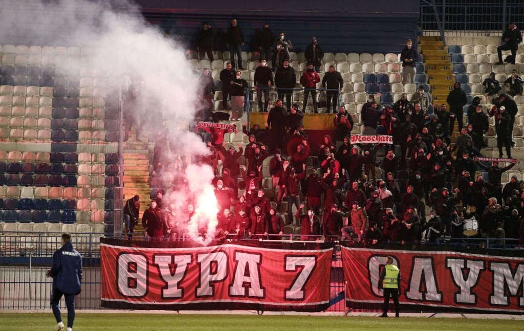 Θύρα 7: «Μια ζωή είστε στην άμυνα και στο ταμπούρι…» (pic) | thrylos24.gr