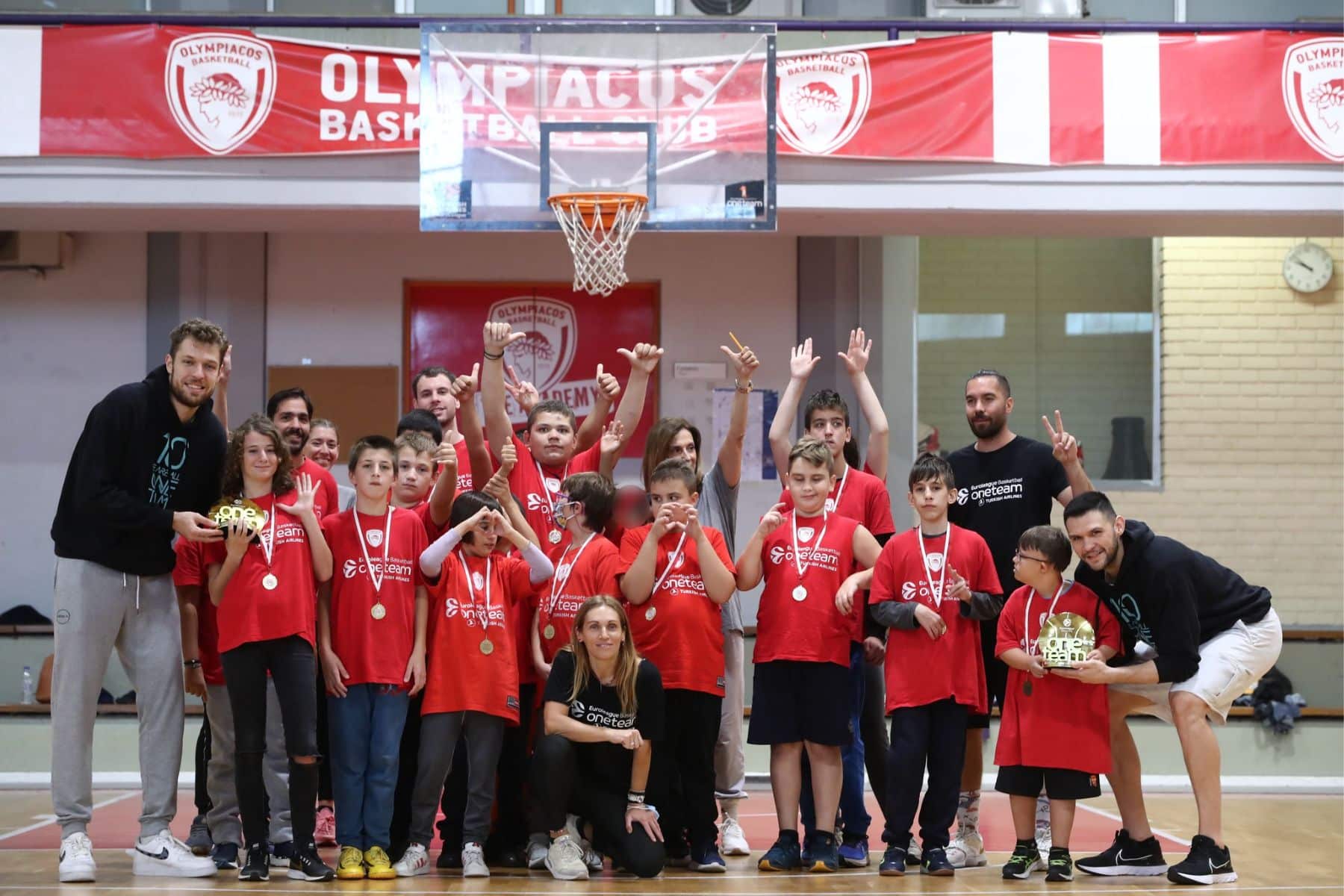 Ολυμπιακός | One Team: We are back! (pics) | thrylos24.gr