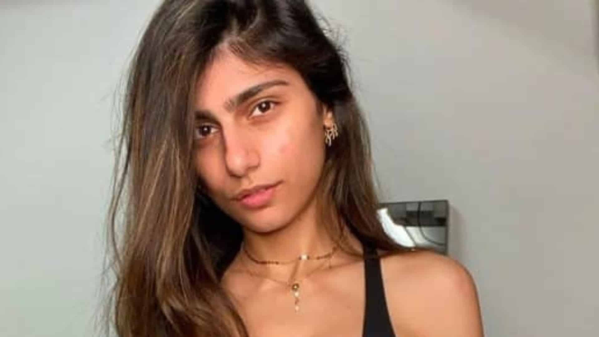 Η στιγμή που... η Μία Καλίφα «έκραξε» θαυμαστή της (vid) | thrylos24.gr