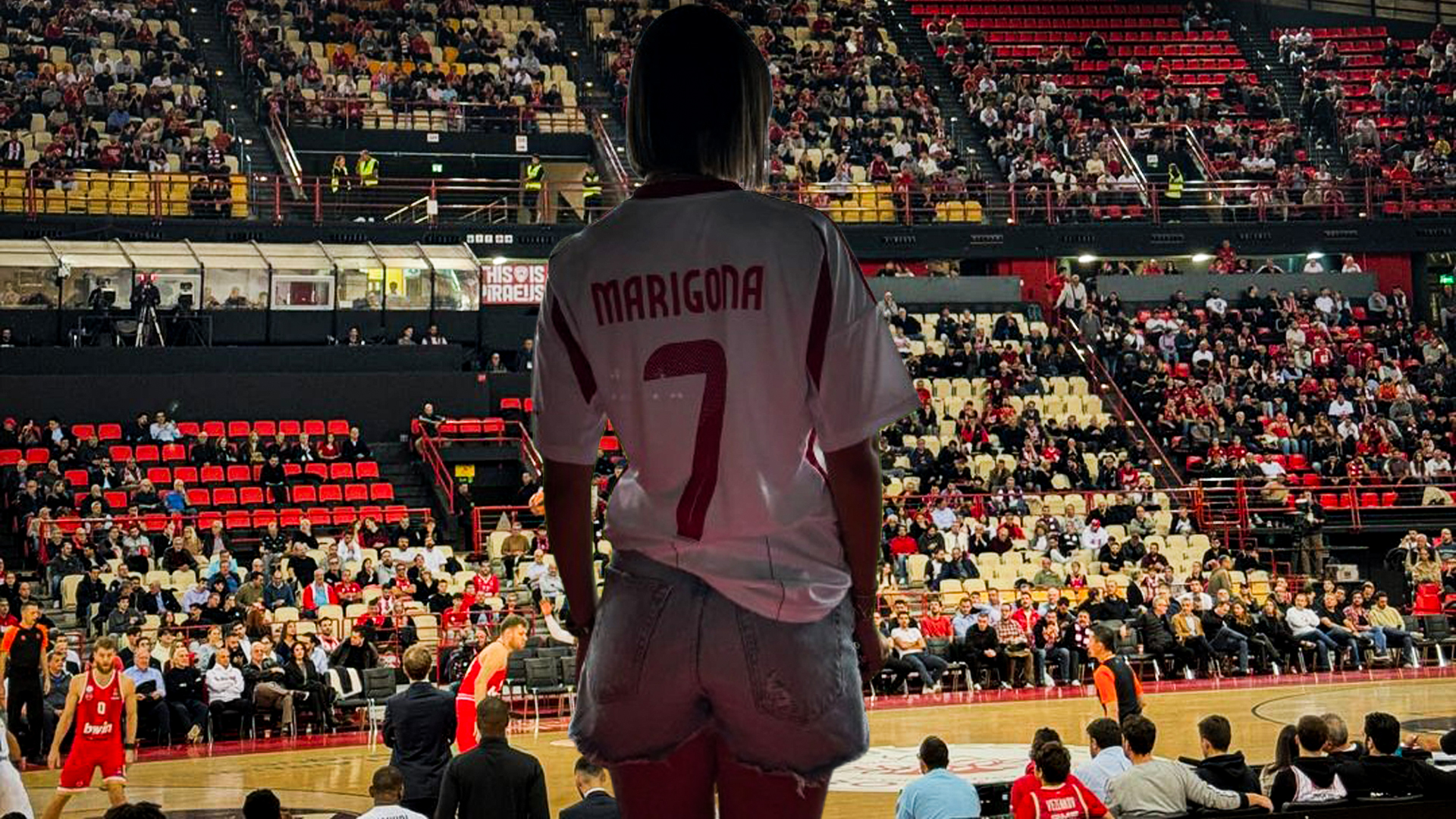 Η πανέμορφη μελαχρινή του ΣΕΦ... έχει έρθει και στο «Γ. Καραϊσκάκης» (pics)