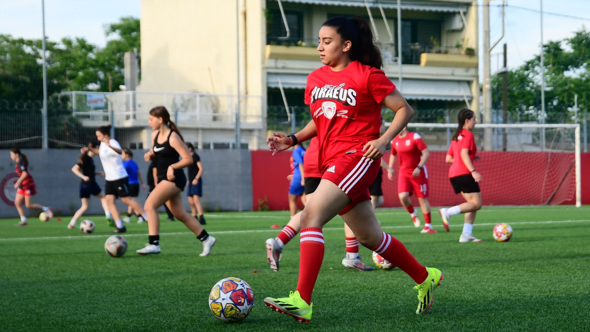 Ποδόσφαιρο Γυναικών: Με συμμετοχή περίπου 200 αθλητριών η πρώτη ημέρα ...
